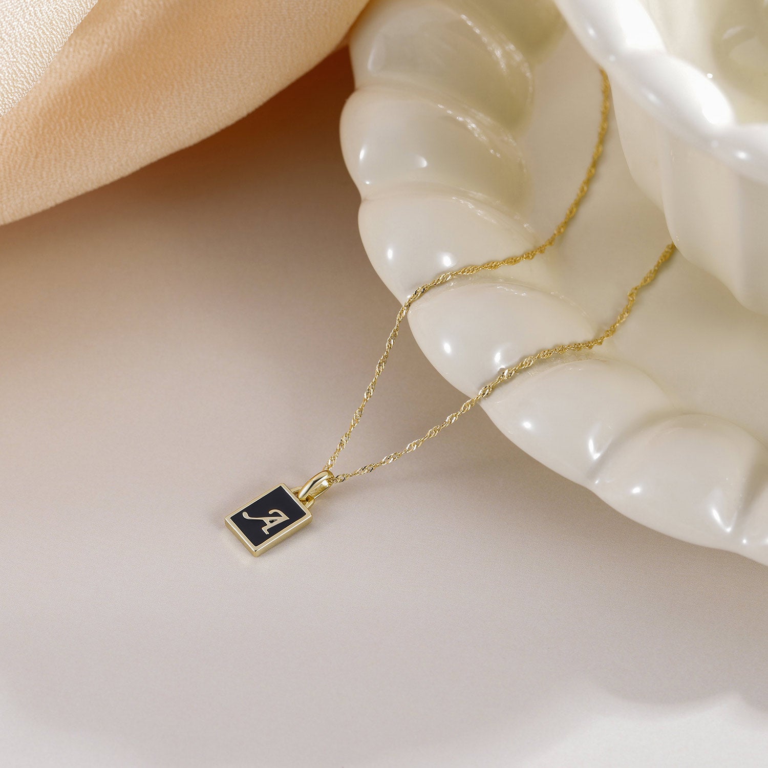 Personalized Initial Pendant Necklace Gold